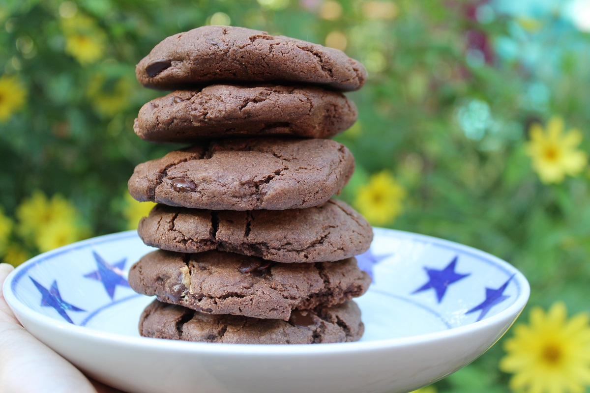 Peanut Butter Stuffed Chocolate, Chocolate Chip Cookies! Vegan + Gluten ...