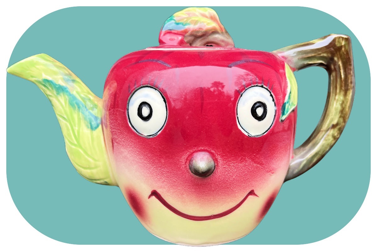 Vintage Collection: Elbro Japanese Anthropomorphic Apples - Kittee Bee
